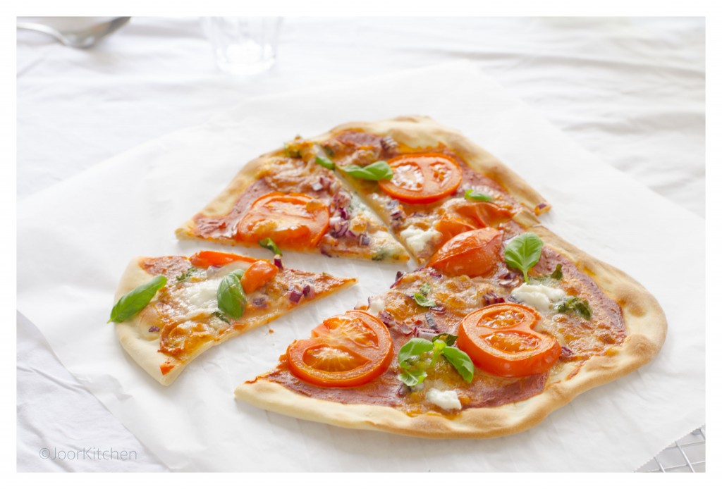 Homemade pizza - zelf pizza maken is zo makkelijk! - JoorKitchen